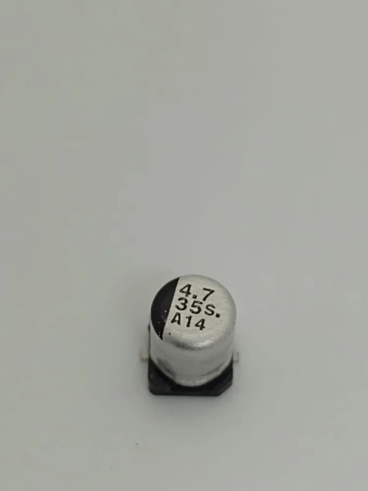 EVATRON COMERCIAL ELETRONICA - CAPACITOR ELETROLITICO 4,7UFX35V SMD 4X5MM