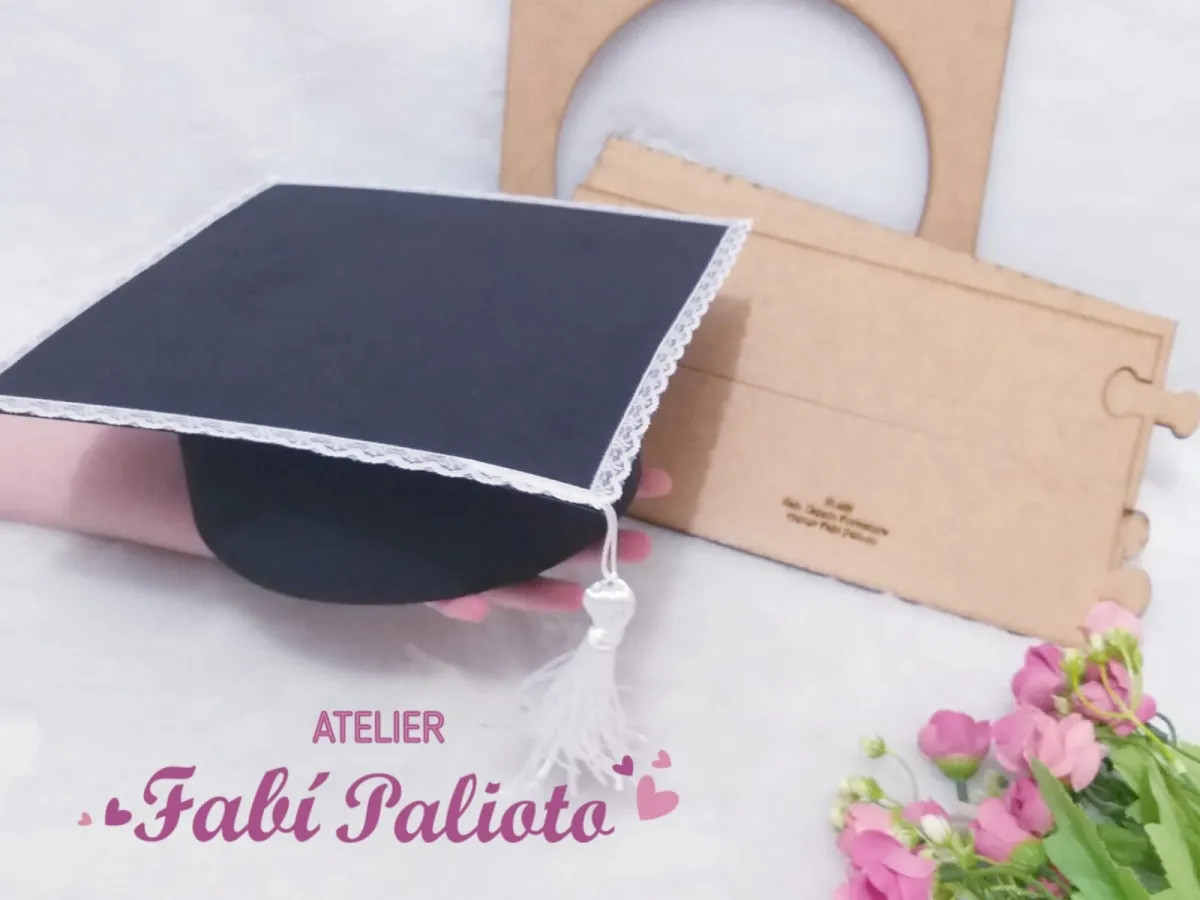 Atelier Fabi Palioto - G1.453 Gabarito de Moldes em MDF Capelo Formatura