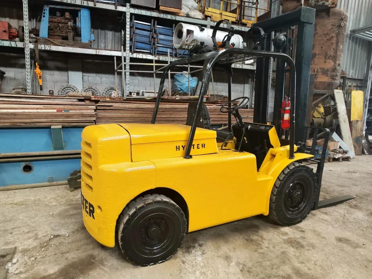 SOMETAL - Empilhadeira Hyster H80J 4000 Kg 4 Ton GLP - Cód. 1584