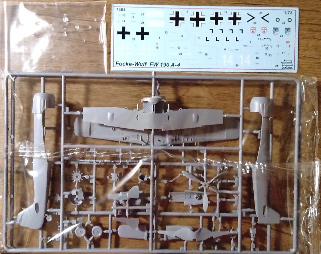 Petrohobby Modelismo - Avião Focke Wulf FW-190 A4 Kit Zvezda 1/72 plastimodelismo