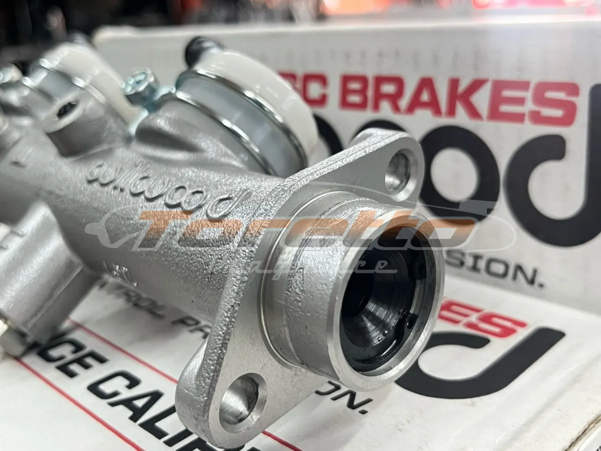 Toretto Drag Race - Cilindro de Freio Duplo - WILWOOD