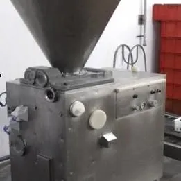 Equipamentos Brasil - Embutideira Incomaf RS-2000 - 2000 kg/h